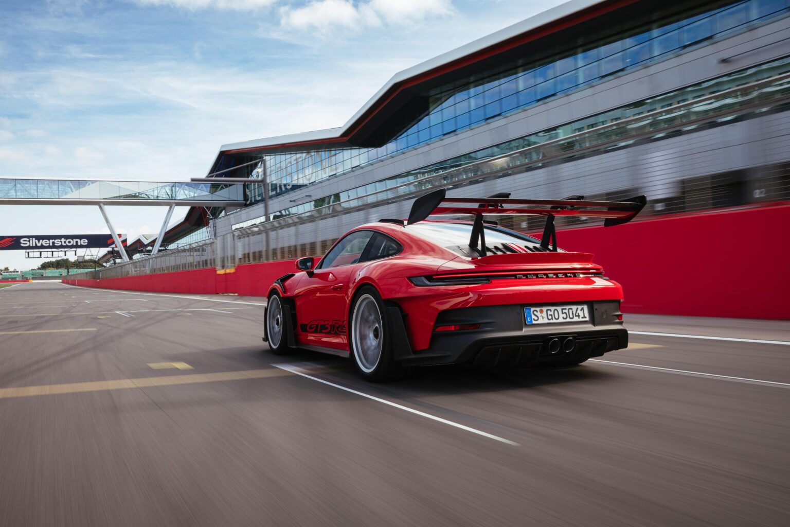 Porsche’s Revolutionary 6-Stroke Engine: Keeping The ICE Dream Alive ...